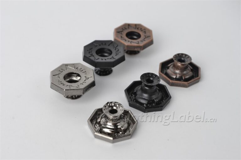 Custom clothing buttons with LOGO | ClothingLabels.cn