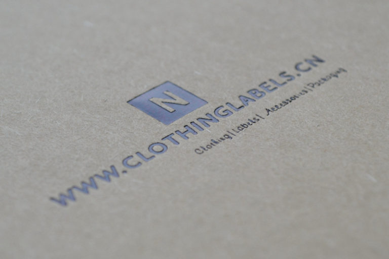 Different colored hot stamping | ClothingLabels.cn