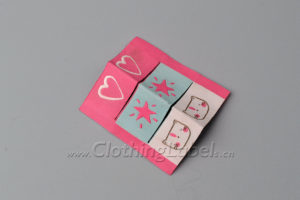 Fold labels: 5 common folded ways | ClothingLabels.cn