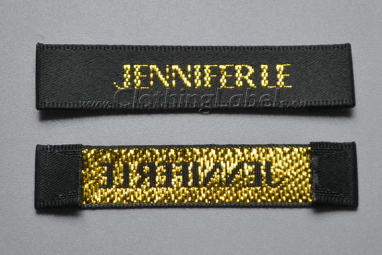 Fold labels: 5 common folded ways | ClothingLabels.cn