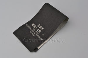 Fold labels: 5 common folded ways | ClothingLabels.cn