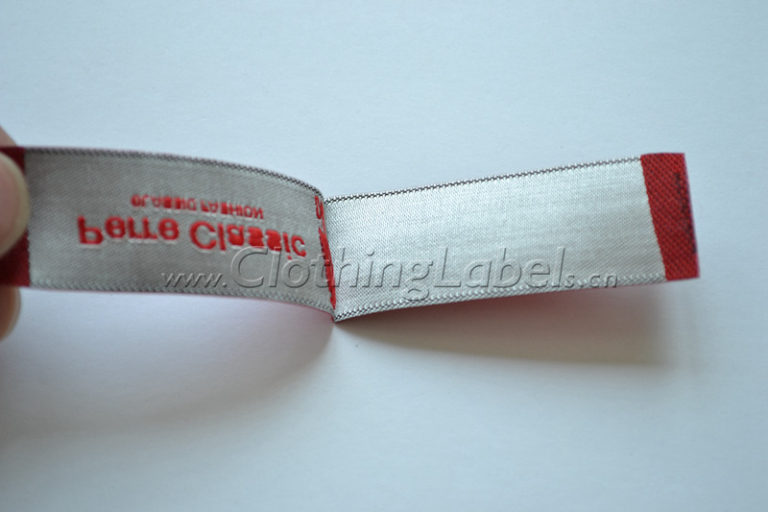 Fold labels: 5 common folded ways | ClothingLabels.cn