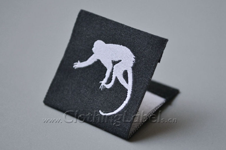 Fold labels: 5 common folded ways | ClothingLabels.cn