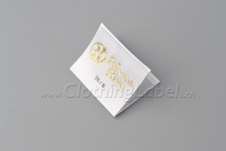 Fold labels: 5 common folded ways | ClothingLabels.cn