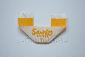 Fold labels: 5 common folded ways | ClothingLabels.cn