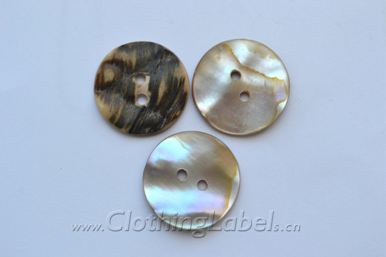 Shell buttons in the garment for sale | ClothingLabels.cn