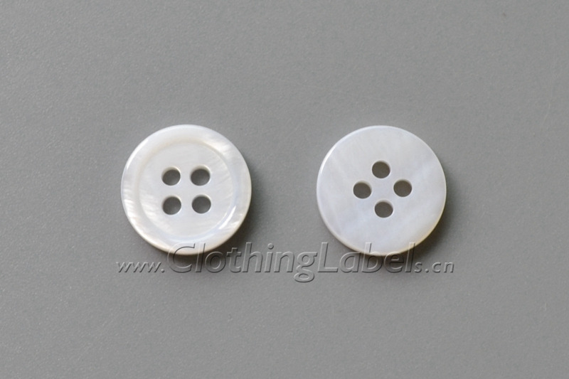 Shell buttons in the garment | ClothingLabels.cn