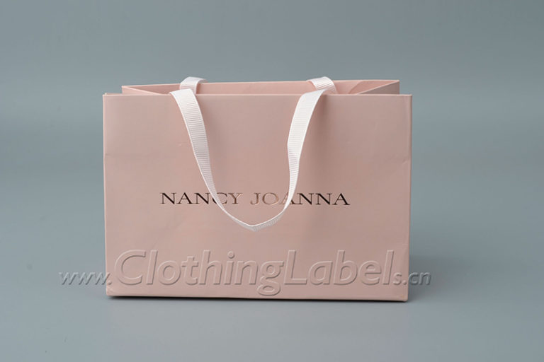 How to choose custom packaging solutions for clothing? | ClothingLabels.cn