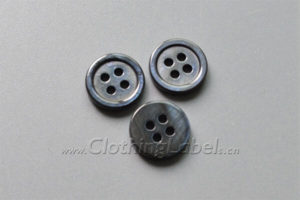 Shell buttons in the garment for sale | ClothingLabels.cn