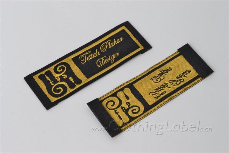 Fold labels: 5 common folded ways | ClothingLabels.cn