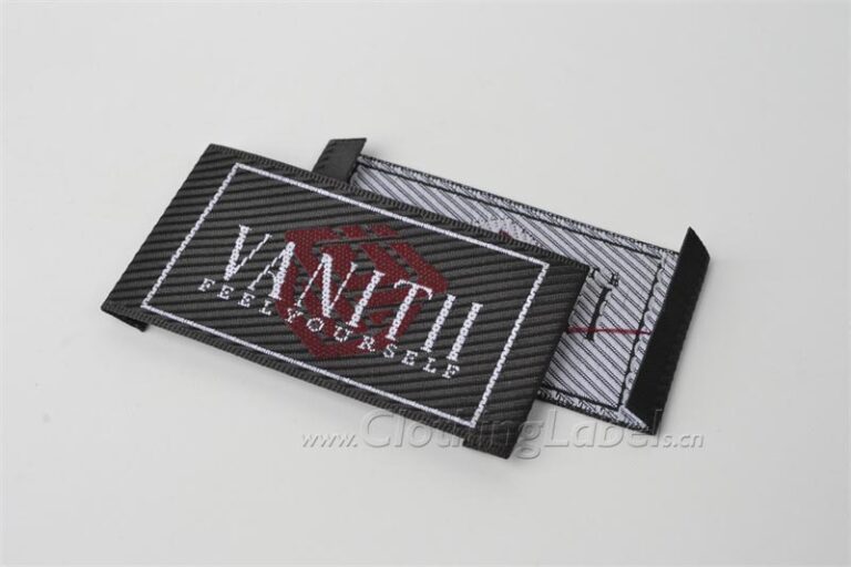 Fold labels: 5 common folded ways | ClothingLabels.cn