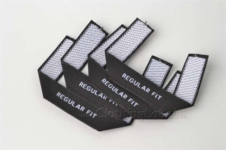 Fold labels: 5 common folded ways | ClothingLabels.cn