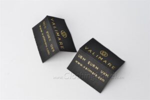 Fold labels: 5 common folded ways | ClothingLabels.cn
