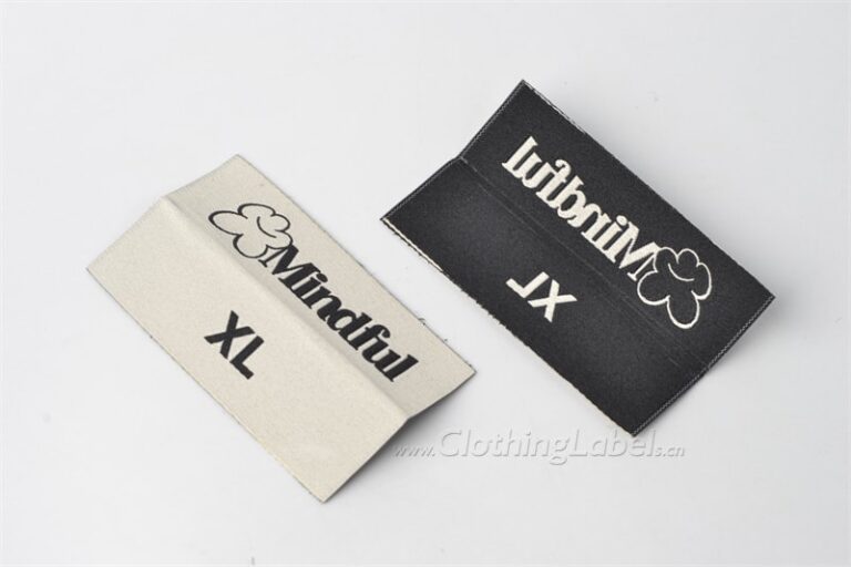 Fold labels: 5 common folded ways | ClothingLabels.cn