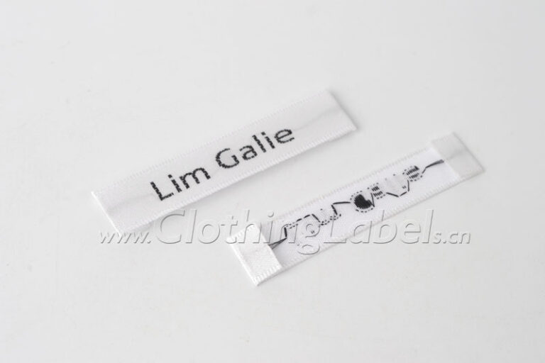 Fold labels: 5 common folded ways | ClothingLabels.cn