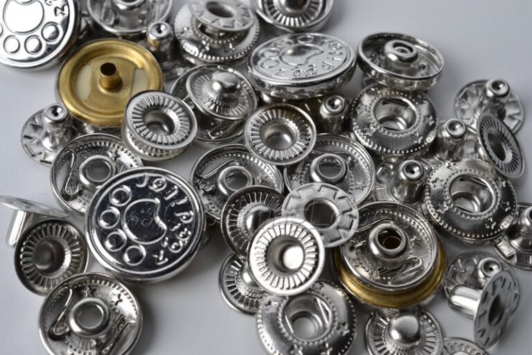 Wholesale snap buttons for clothing projects